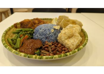 3 Best Vegetarian Restaurants in Macpherson - ThreeBestRated